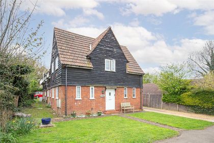 Properties For Sale in Mannicotts, Welwyn Garden City, AL8 7BW